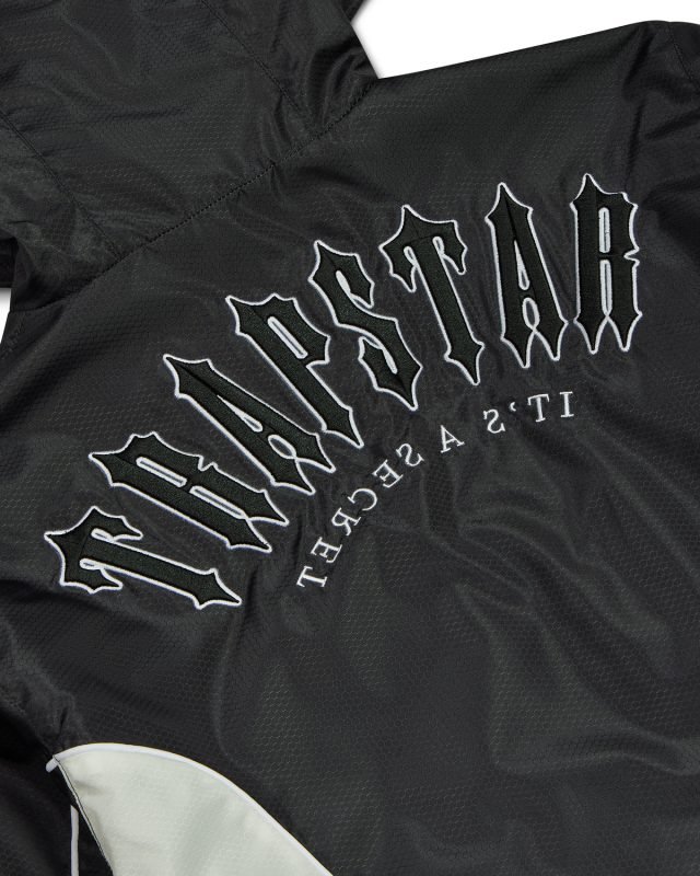 Trapstar Silicone Badge Windbreaker – Black - Trapstar London